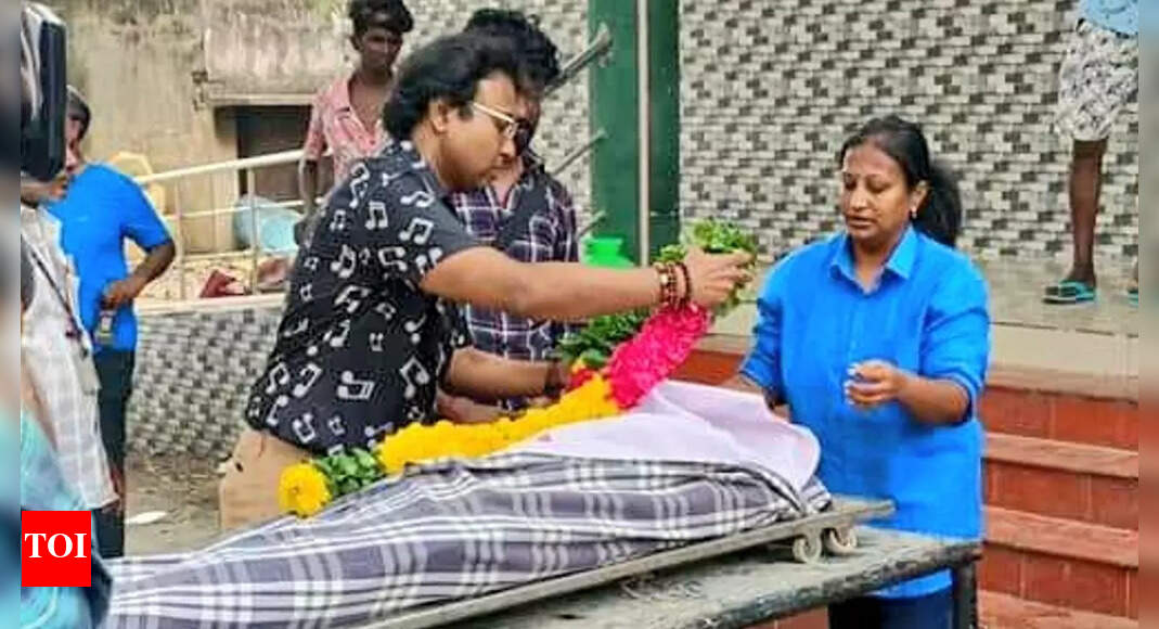 Actor Prabhu Death News: D Imman performs the last rites of destitute ...