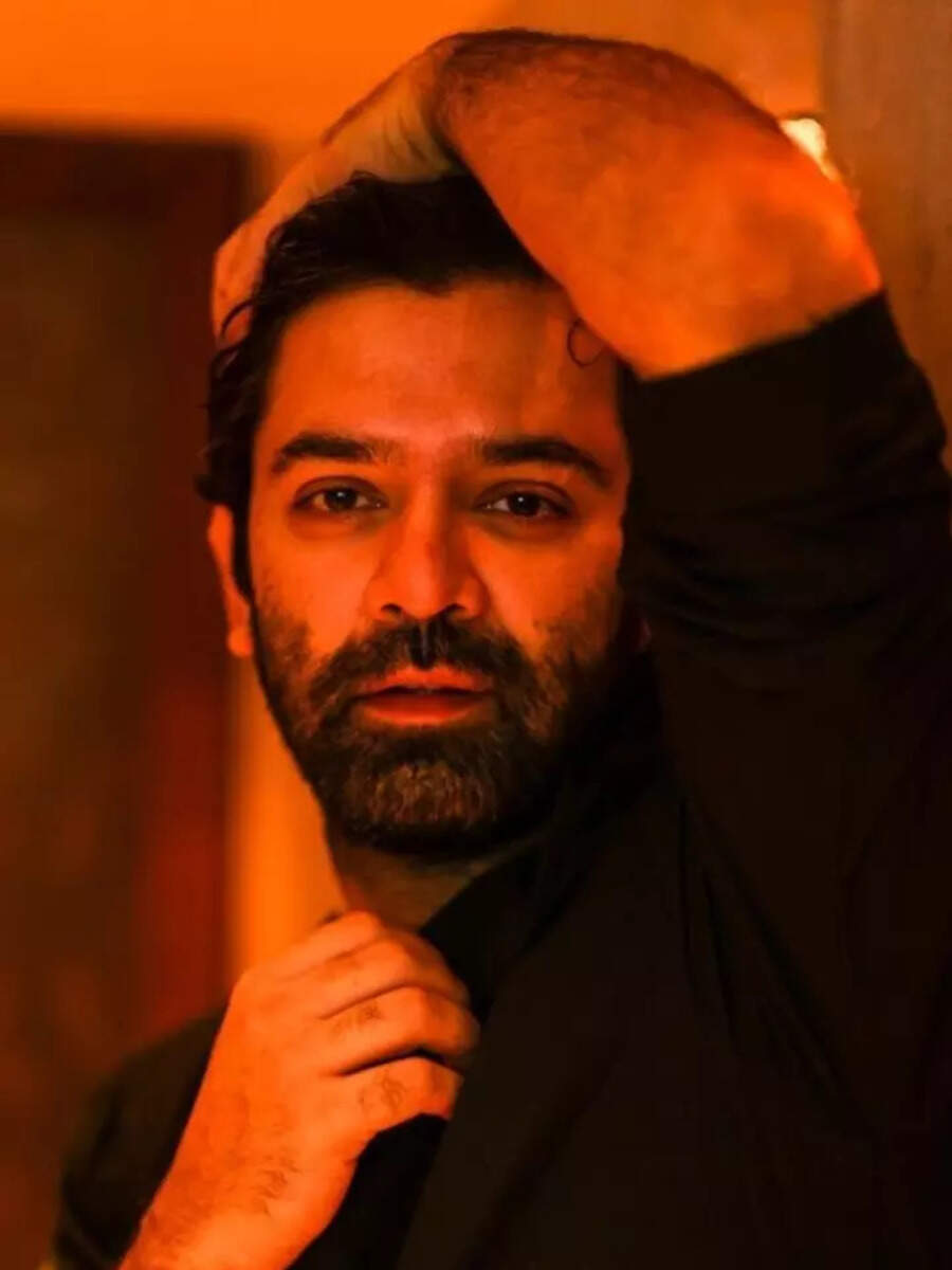 Barun Sobti Instagram: Asur 2 Actor Barun Sobti Casually Entering Our ... Barun Sobti Instagram: Asur 2 Actor Barun Sobti Casually Entering Our ...