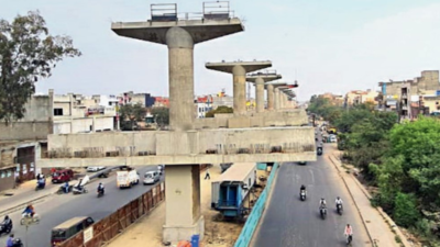Delhi Metro News: Work for metro double-decker flyovers goes on in full ...