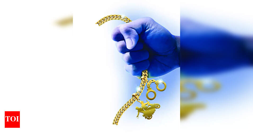 Chain Snatching Case Solved In 6 Hours: 2 Held | Mangaluru News - Times ...