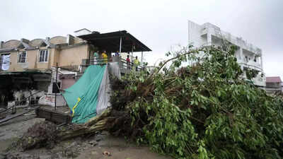 Cyclone Biparjoy claims 5 lives in Rajasthan: 6,000 take shelter in ...