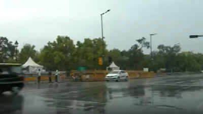 Delhi Rain: Heavy rain lashes several parts of Delhi-NCR | Delhi News - Times of India