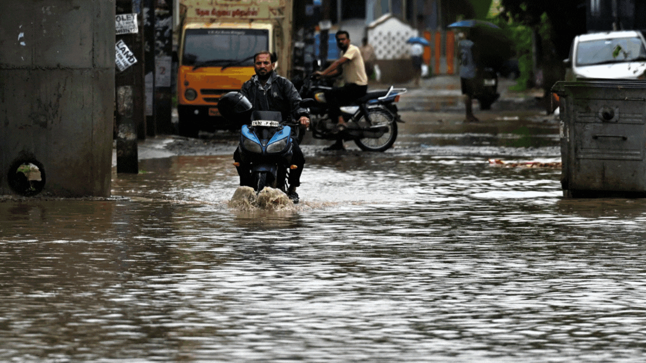 Chennai Rains Updates: Rail traffic affected after heavy rain lashes ...