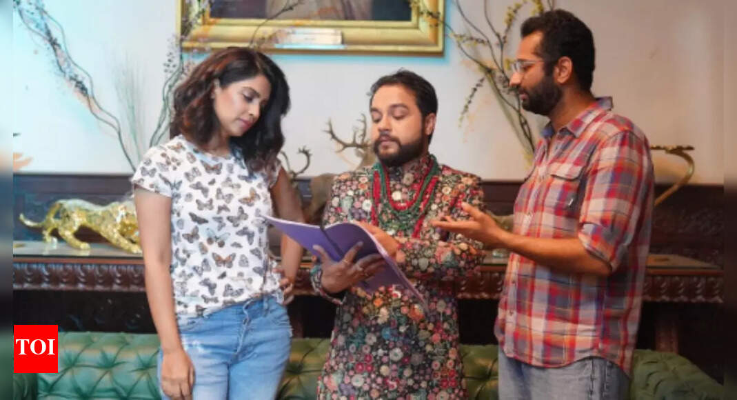 Hardik Sangani reveals the regal charm of 'Gulaam Chor' set with a ...