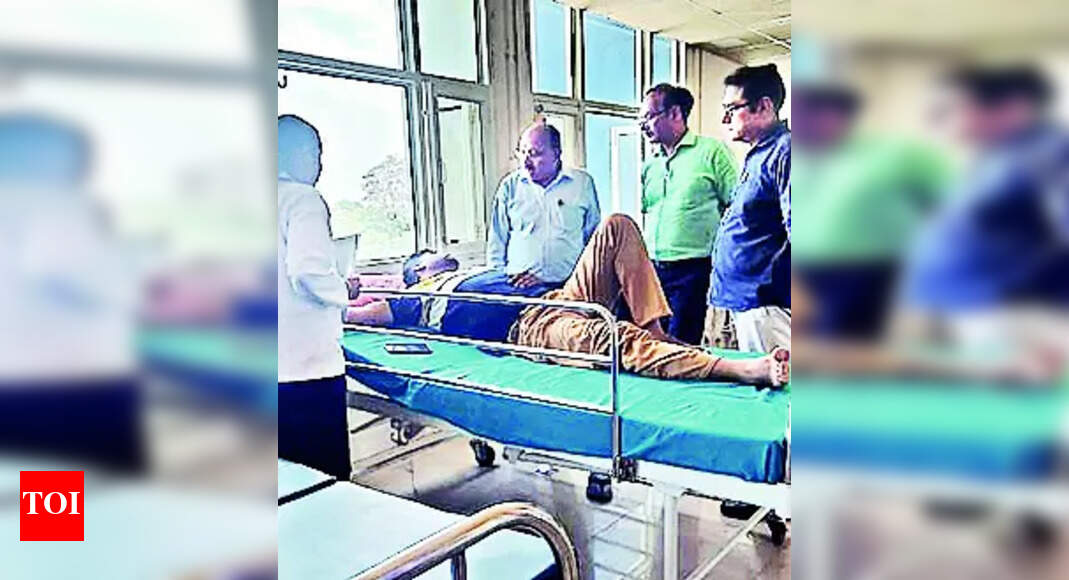 Civil Surgeon Pulls Up Staff Over Messy Civil Hospital | Chandigarh ...