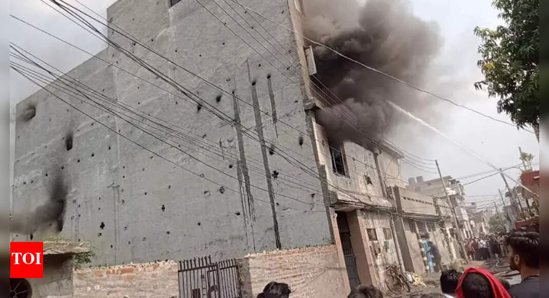 Narrow escape for Ludhiana garment factory workers as major fire breaks ...