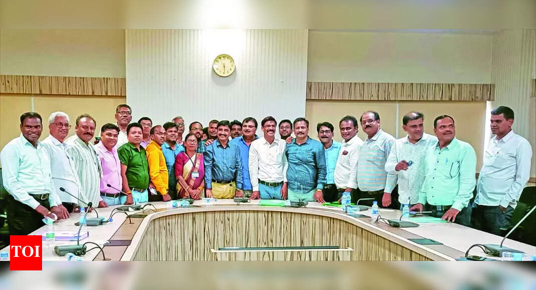 Ahead Of Poll, Unions Agree On Strike To Press Demands | Raipur News ...