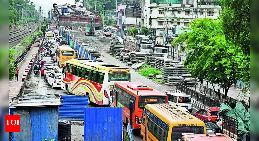 Maligaon Bridge Construction Chokes Traffic On City Artery | Guwahati ...
