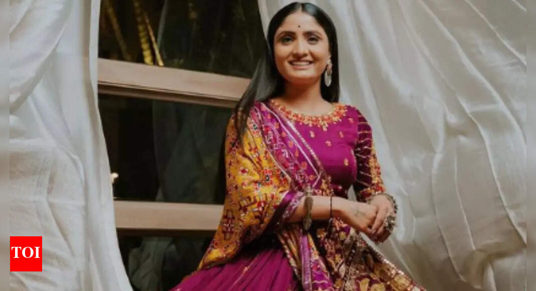 Watch: Geeta Rabari mesmerizes fans in stunning pink desi outfit ...