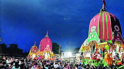 Rath Yatra: Tribal Performs ‘chhera Pahanra’ At Sabara Srikhetra ...