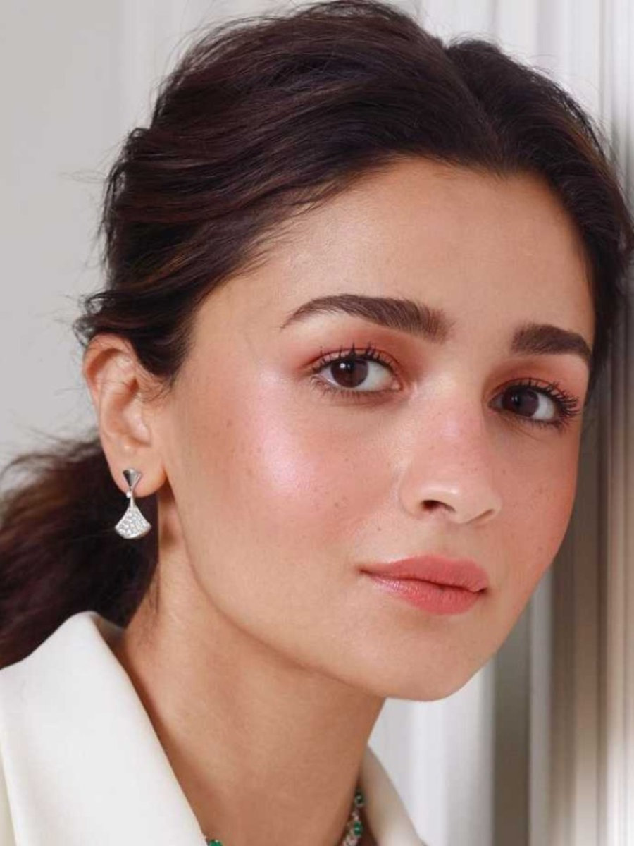 How To Apply Blush Correctly For A Natural Look | Zoom TV