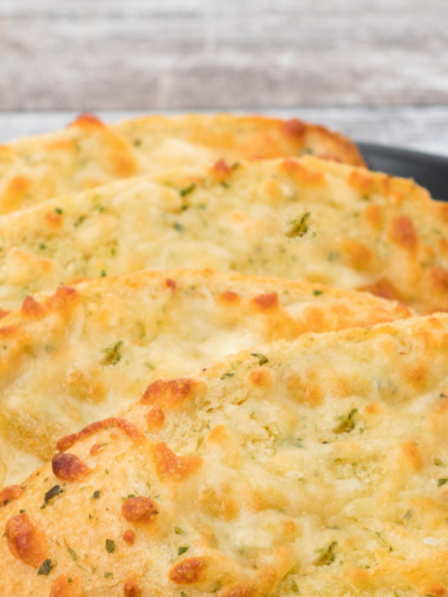 Easy Home-Made Cheese Garlic Bread Recipe | Times Now
