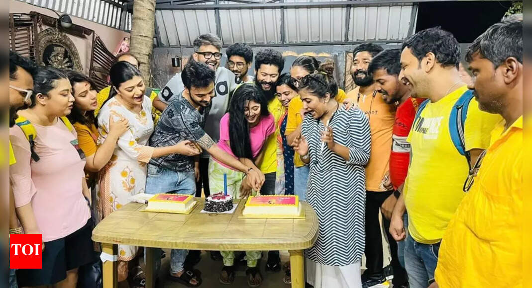 TV show ‘Ponchomi’ completes 200 episodes - Times of India