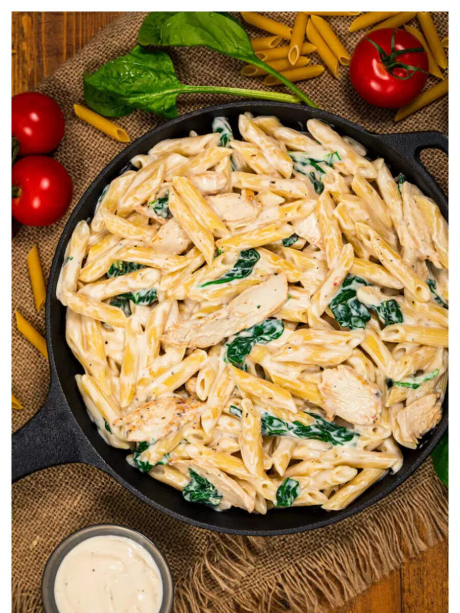 How to make creamy White Sauce Pasta with leftover chicken | Times of India