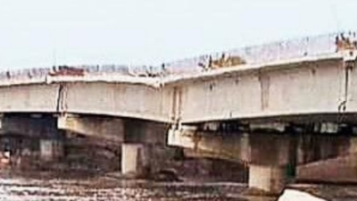 Bridge over river Mechi collapses in Kishanganj | Patna News - Times of ...