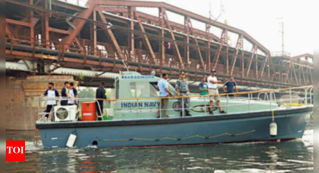 Revival hope: Navy tests Yamuna navigability | Delhi News - Times of India