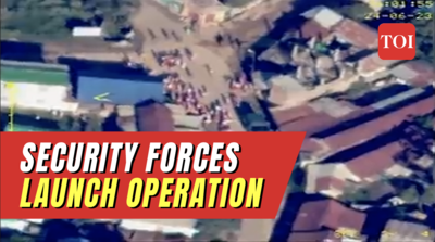 Manipur Violene Latest News: 1,500 Manipur women force Army to set free ...