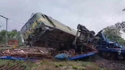 West Bengal Train Accident: Two goods trains collide in Bankura, several bogies derailed ...