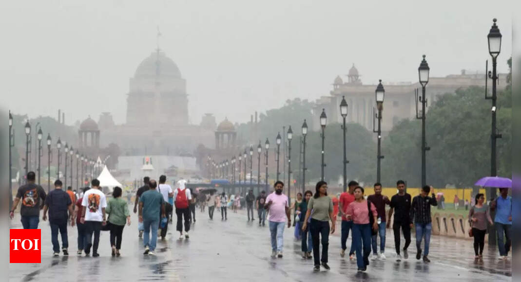 Delhi Weather News Today: Monsoon arrives in Delhi 2 days early, brings mercury down to 29 ...