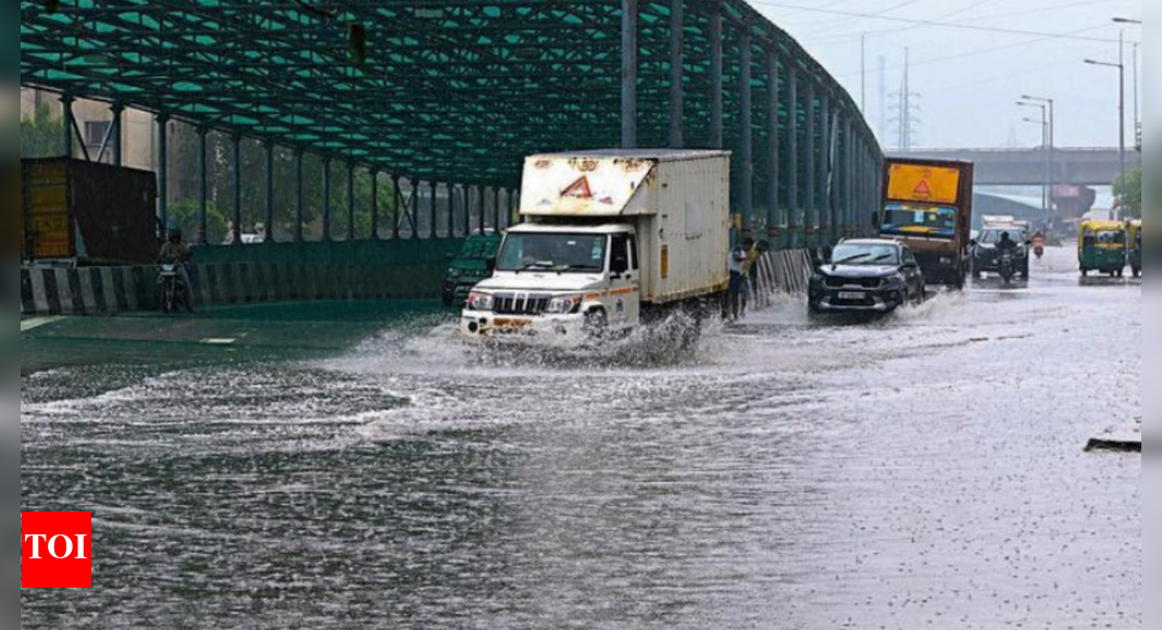 Flooding & outages again in Gurgaon | Gurgaon News - Times of India