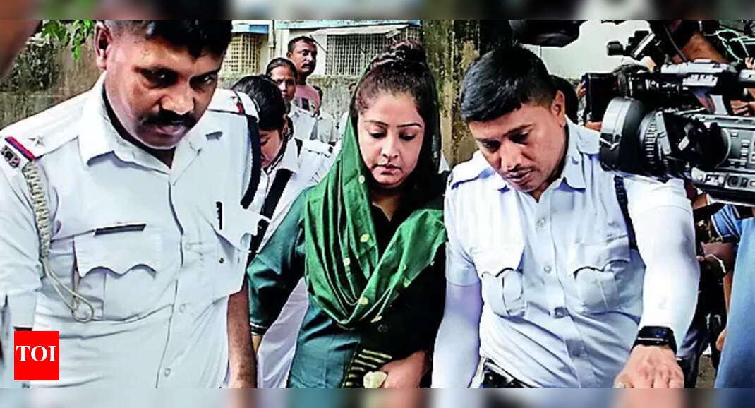 Saradha Scam Accused Debjani Gets 6-hour Parole To Visit Ailing Mother ...
