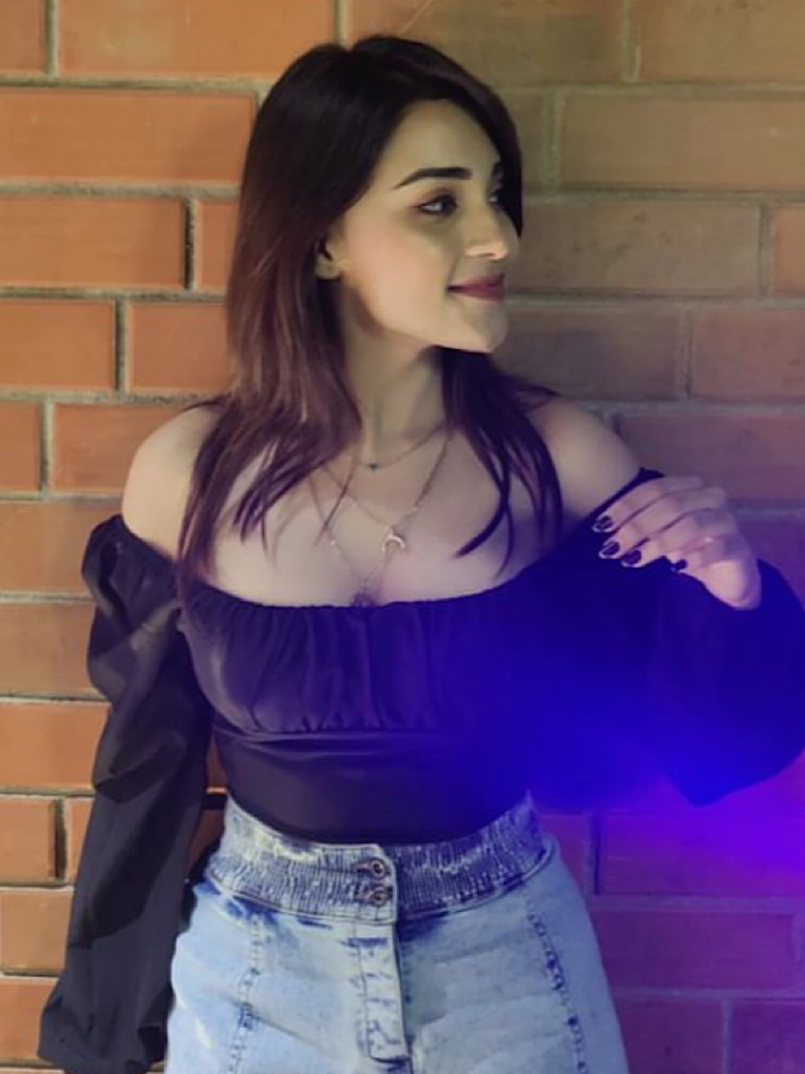 In pics: TV actress Dharshna Sripal's glamorous looks | Times of India