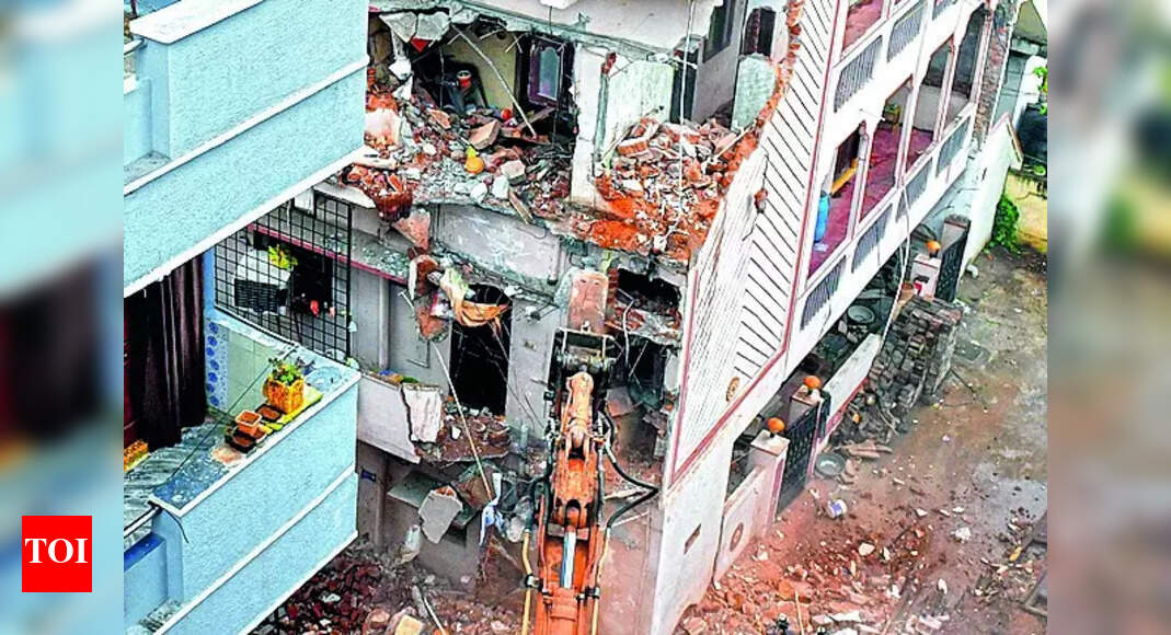 Chintal: Leaning Chintal Bldg Razed, Adjacent Structure ‘stable ...