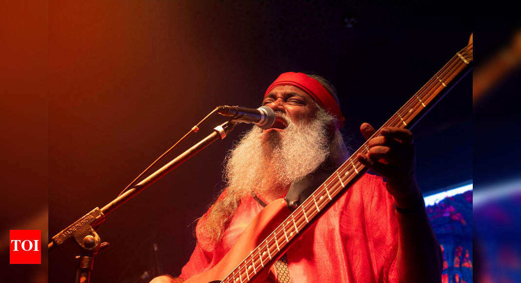 Rahul Ram & Co get Kolkata swaying to soulful ballads and rock anthems - Times of India