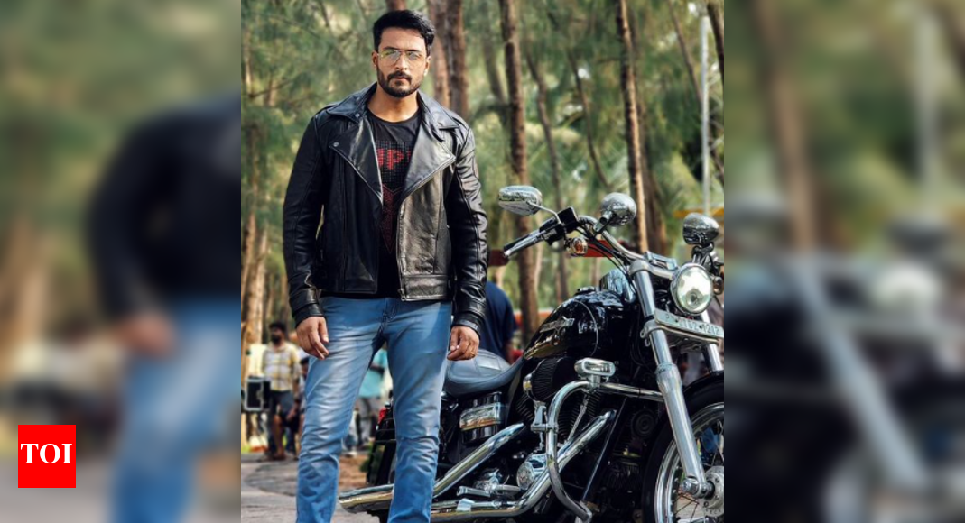 Darshak Gowda takes break from social media - Times of India