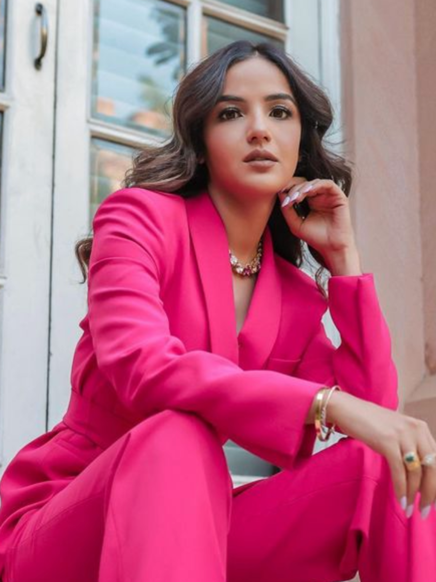 Birthday girl Jasmin Bhasin serves some classy and cute looks | Times ...