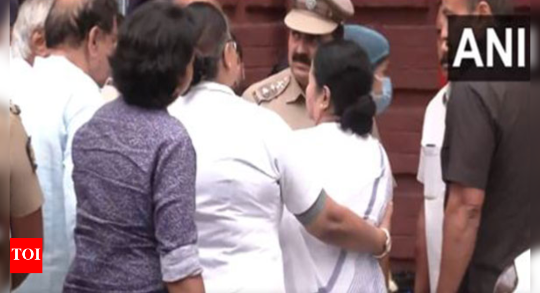 West Bengal CM Mamata Banerjee injured as chopper makes emergency landing due to bad weather ...