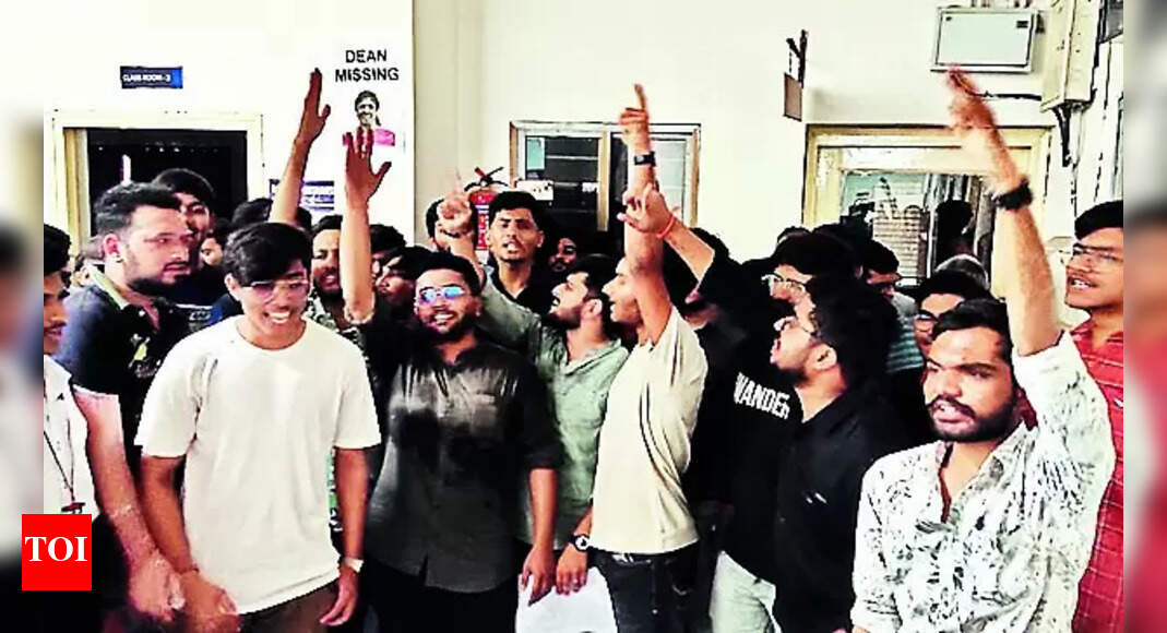 Protest Against Pending Bar Council Recognition For Ba Llb Course ...