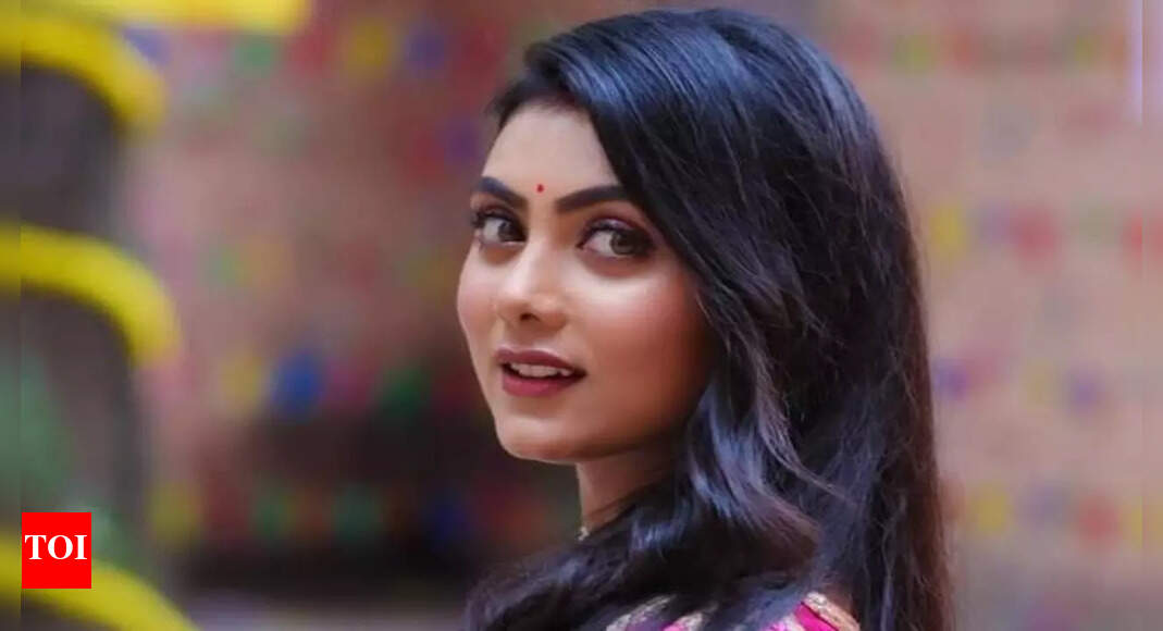Idhika Paul all excited about her new project ‘Priyotoma’ - Times of India