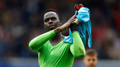 Edouard Mendy joins Saudi's Al-Ahli from Chelsea | Football News ...