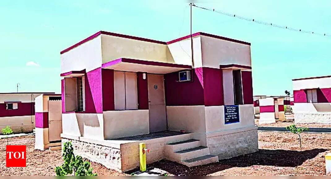 Chief Minister Inaugurates Refurbished Houses At Samathuvapuram In ...