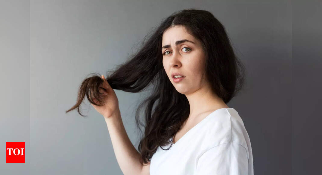 How to smoothen frizzy hair - Times of India