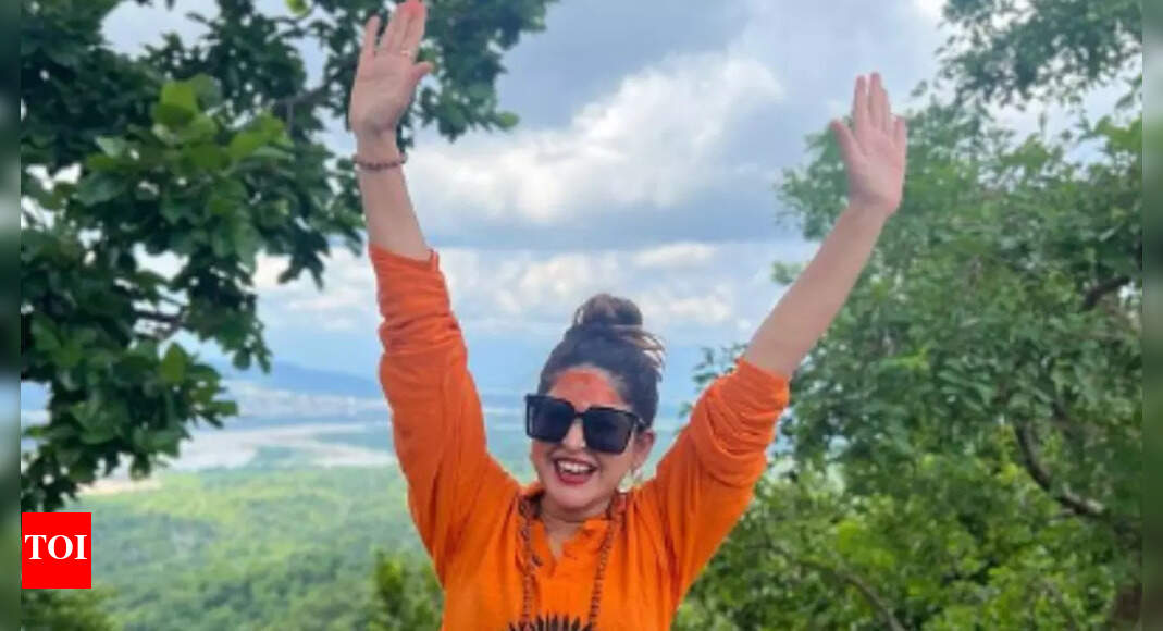 Komal Thacker sends heartfelt Eid Mubarak wishes to her beloved fans ...