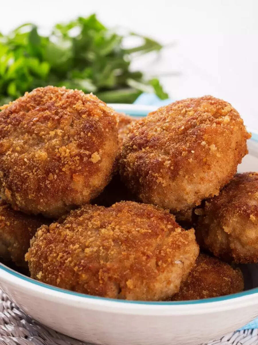 How to make Bengali-style Fish Potato Chop at home | Times of India