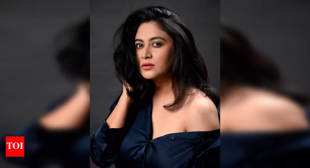 Kolkata girl Barsha Chatterjee is playing a pivotal character in the serial Bade Acche Lagte Hai ...