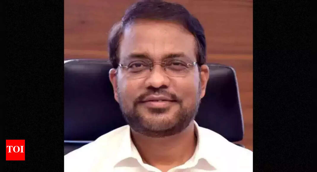 Mumbai Covid scam: IAS officer Sanjeev Jaiswal appears before ED for ...