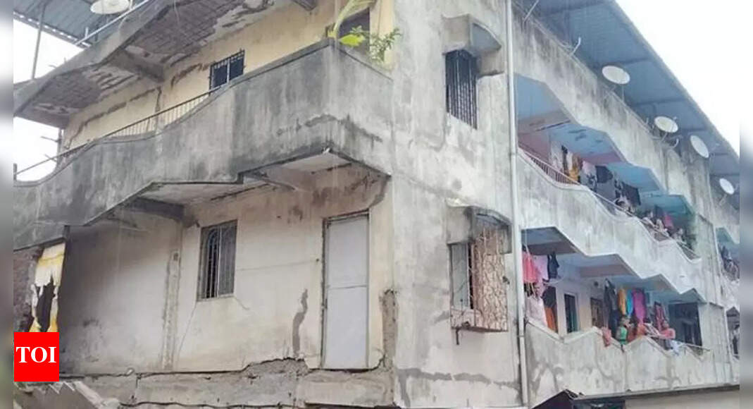 Portion of balcony of residential building in Nalasopara collapses; no ...