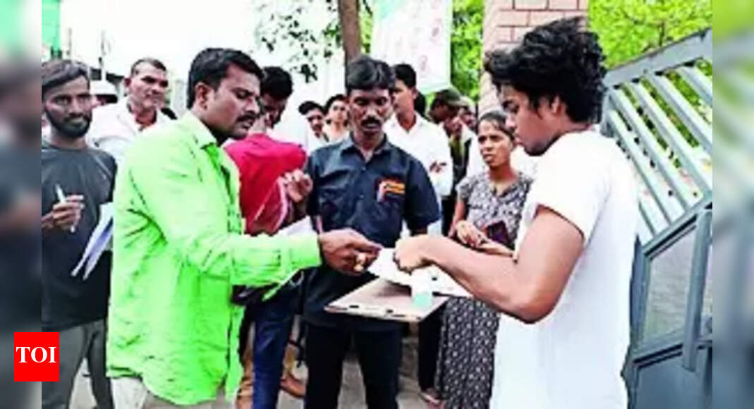 9.5l Set To Vie For 8k Group-4 Posts | Hyderabad News - Times of India