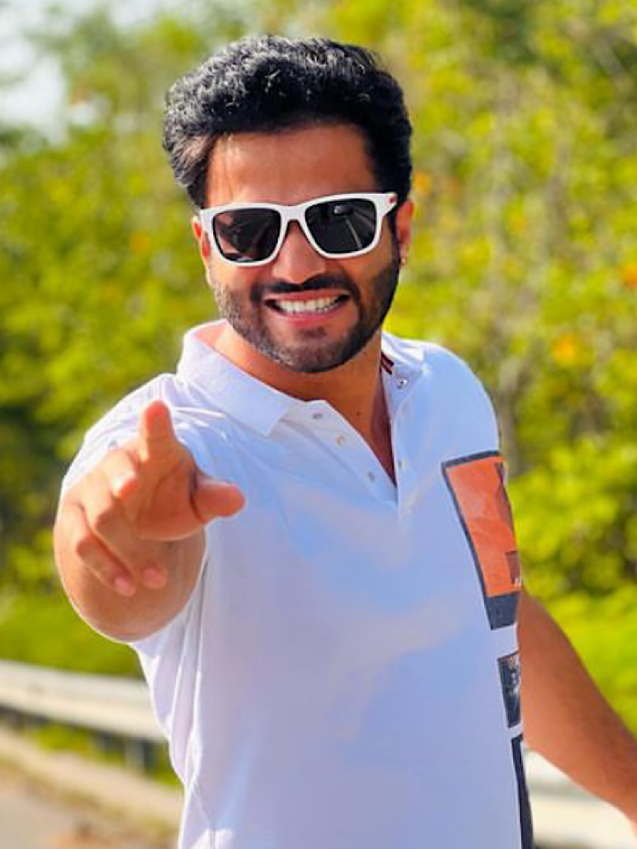 Dapper looks of Akarsh Byramudi | Times of India