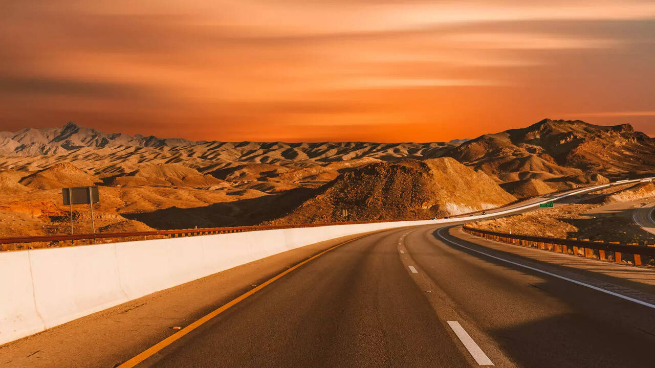 World's Top 5 Desert Roads For Thrilling Adventure