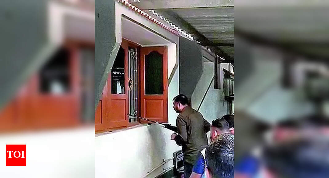 Leopard Enters House In Valsad, Captured After 7 Hrs | Surat News ...