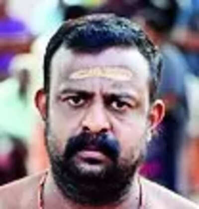 Sreekumar: Ilathalam Artist Sreekumar Dies | Kochi News - Times of India