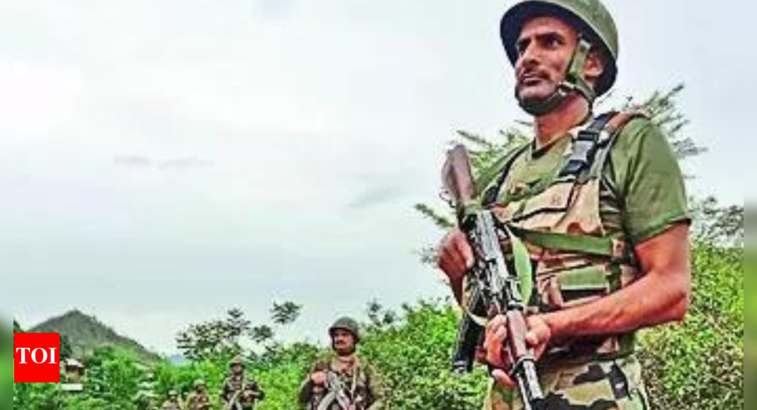 Manipur Violence Latest News: Manipur cops fire at mob trying to loot ...
