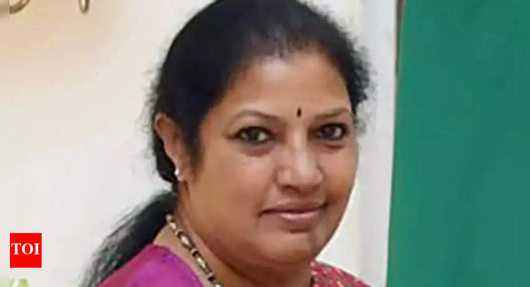 Purandeswari replaces Veerraju as state BJP chief | Vijayawada News - Times of India