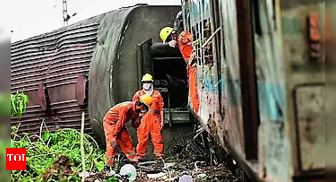 Crs Report: S&t Dept Staff Responsible For Accident | Lucknow News ...