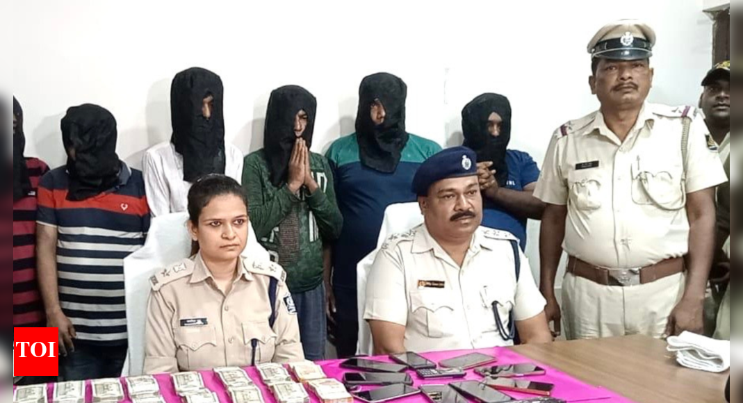 Bank robbery case in Odisha's Balasore district cracked, 6 held ...